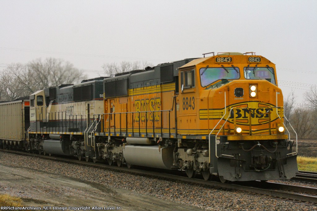 BNSF 8843 EAST